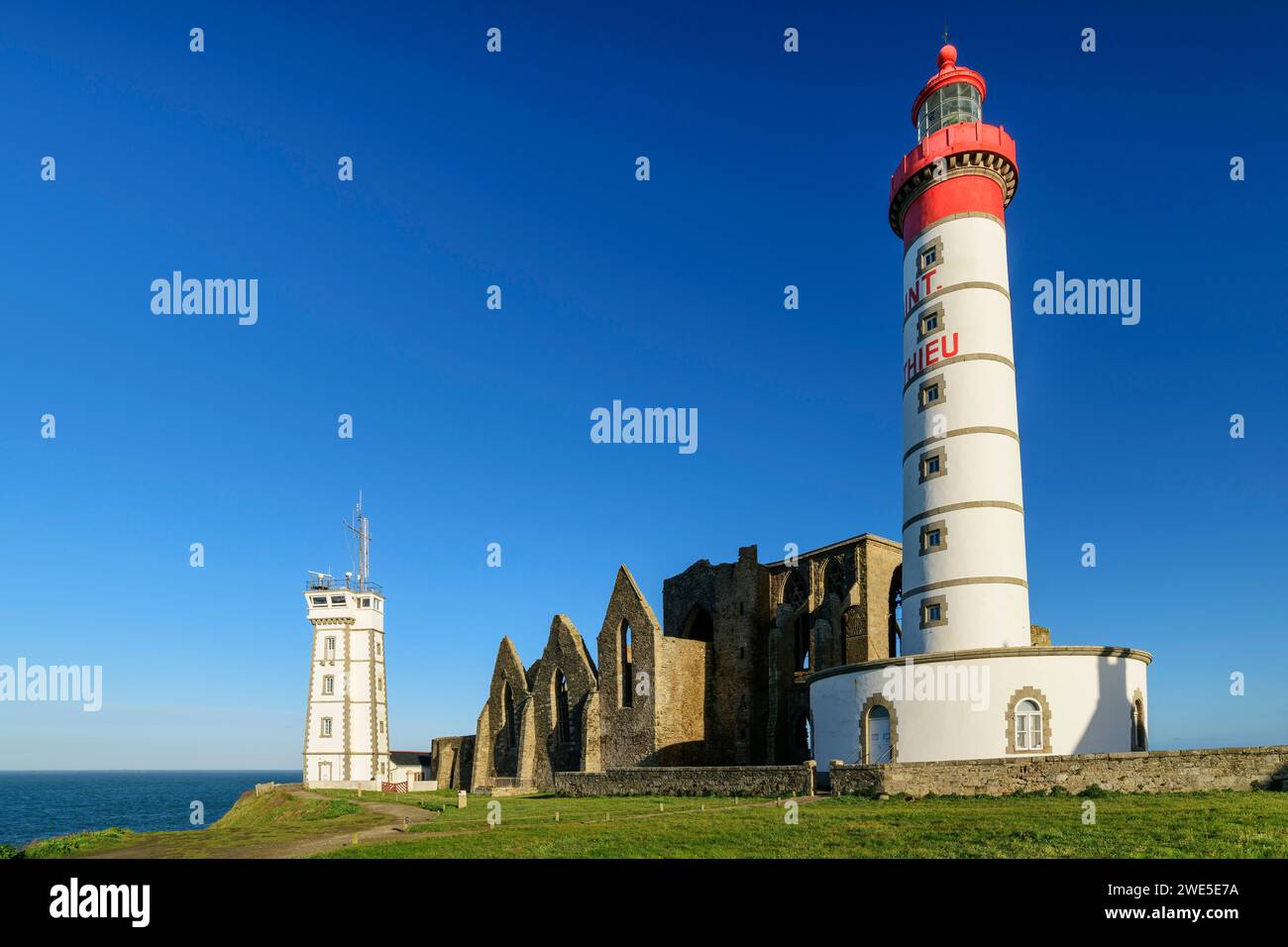 Saint-Mathieu lighthouse and ruins of the Abbaye Saint-Mathieu ...