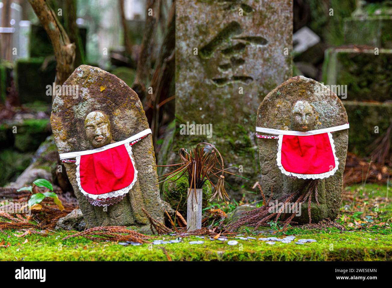 stone memorial statues inside the Okunoin Koyasan cemetery Stock Photo ...