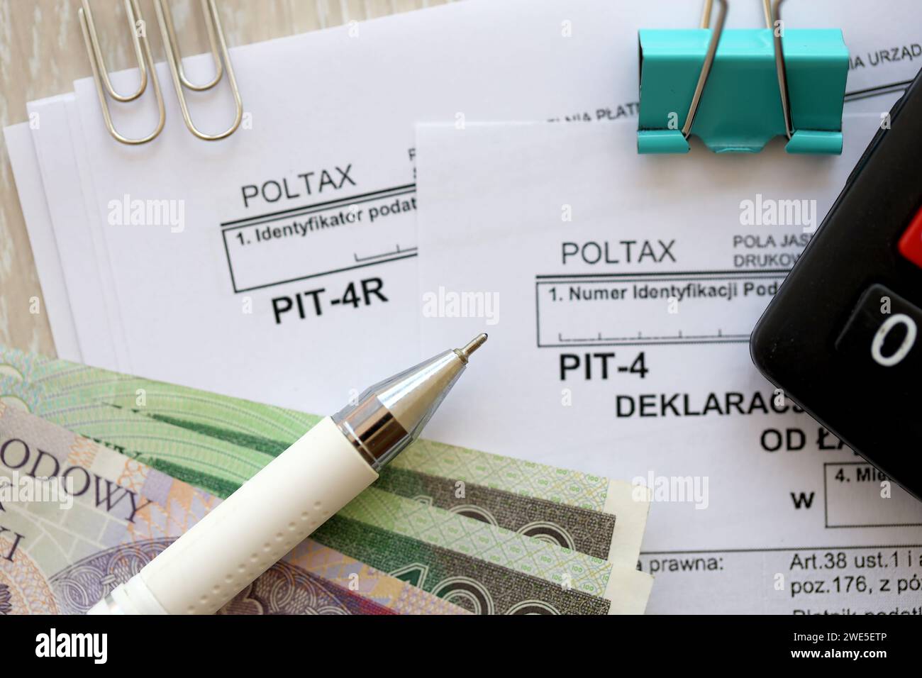 Annual and monthly declarations of income tax advances, PIT-4, PIT-4R ...