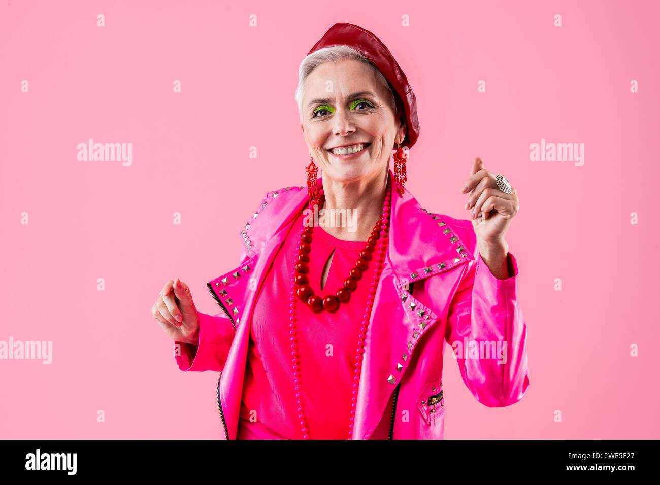 Old people dancing funny hi-res stock photography and images - Alamy