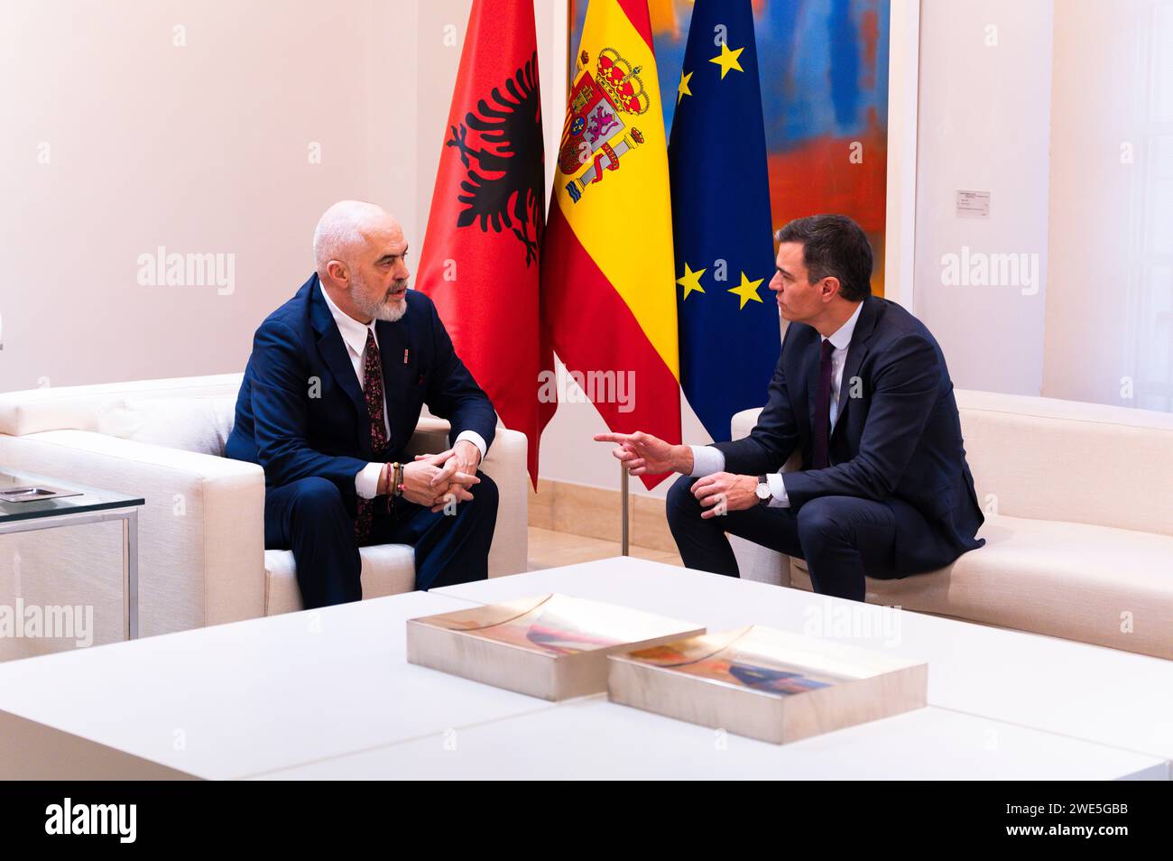 Madrid, Spain. 23rd Jan, 2024. Spanish prime minister Pedro Sanchez (R ...
