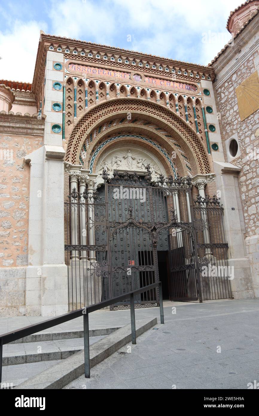 Aragon door hi-res stock photography and images - Alamy