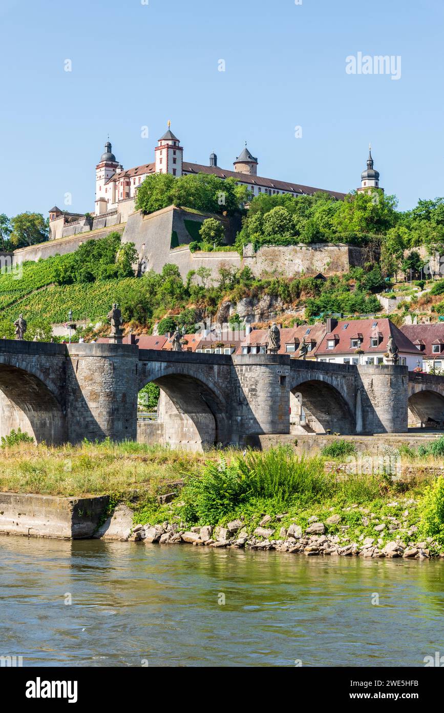 Old Main Bridge and Marienberg Fortress in Würzburg, Lower Franconia ...