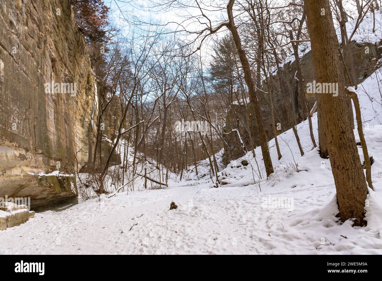 Hiking trail in Ottawa canyon on a brisk winter morning with snow ...