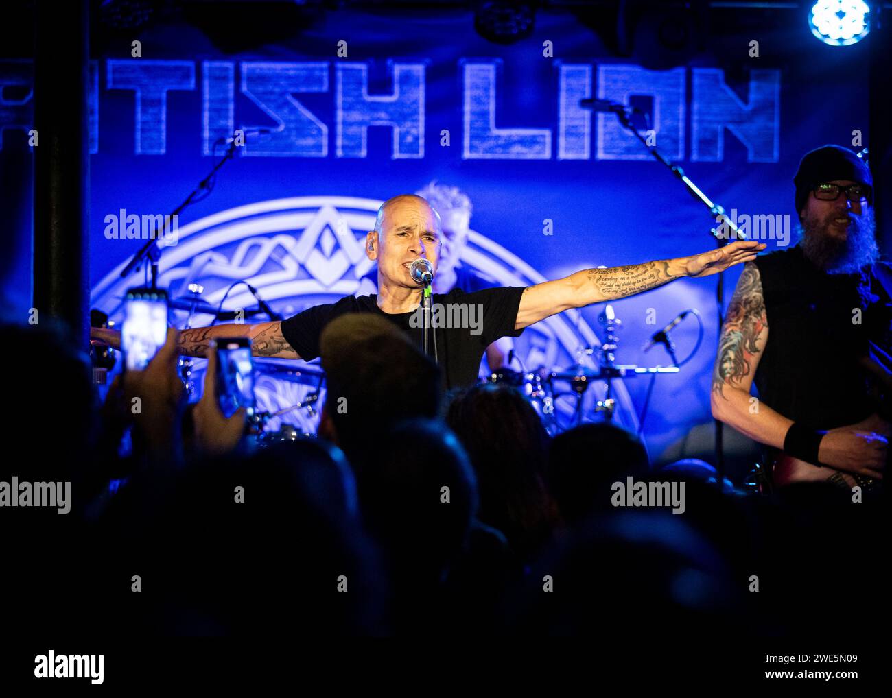 Iron maiden guitarist dave murray hi-res stock photography and images ...