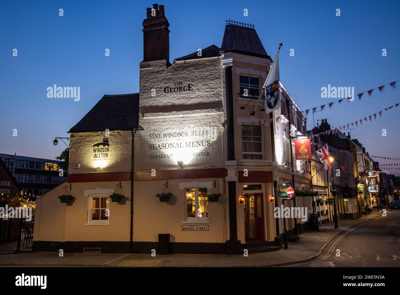 The George Pub in Eton at dusk, Windsor, Berkshire, England, United ...