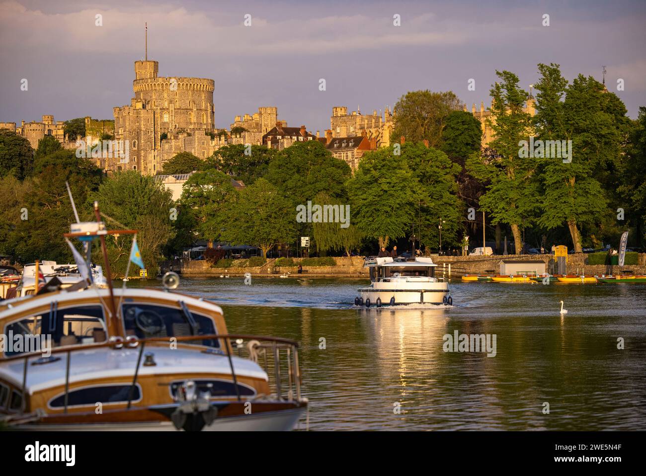 Windsor river canal boat hi-res stock photography and images - Alamy
