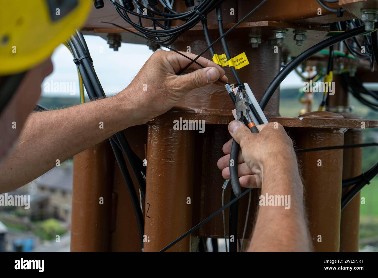 Working at height machine hi-res stock photography and images - Alamy