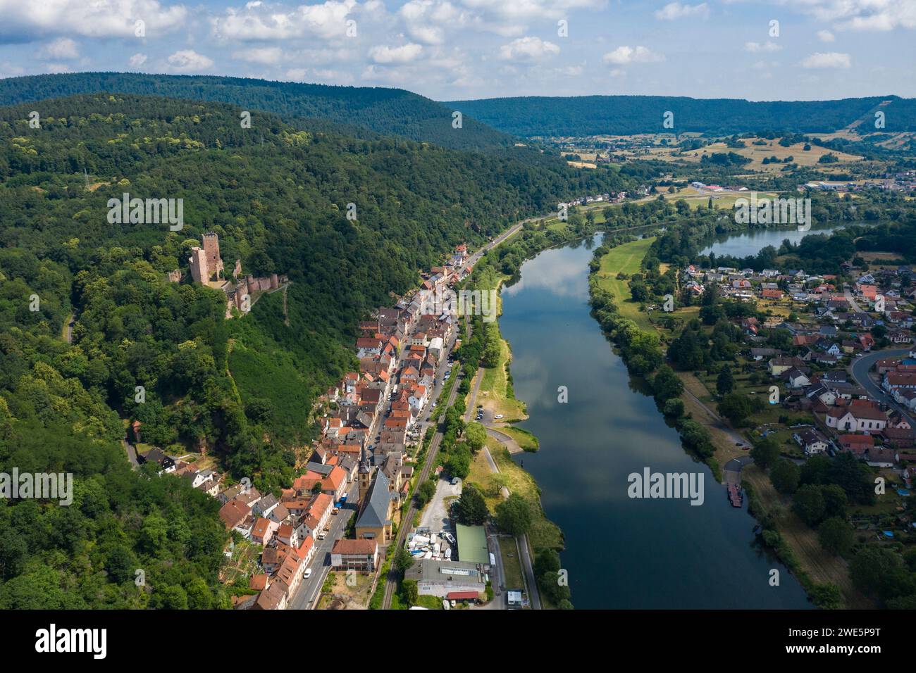 Aerial photos of Henneburg Castle, the city and the Main in the ...