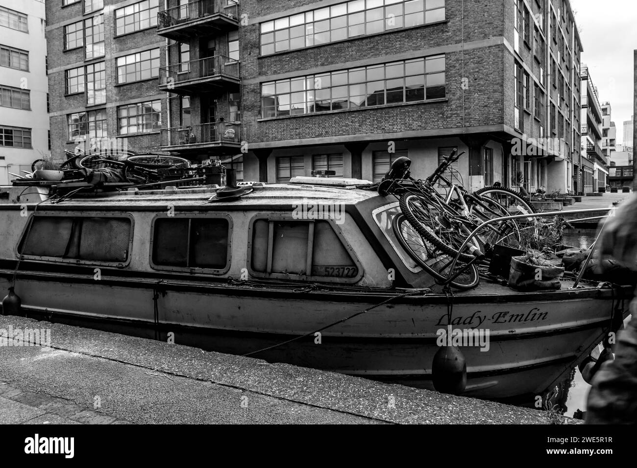 London City Road lock Stock Photo - Alamy
