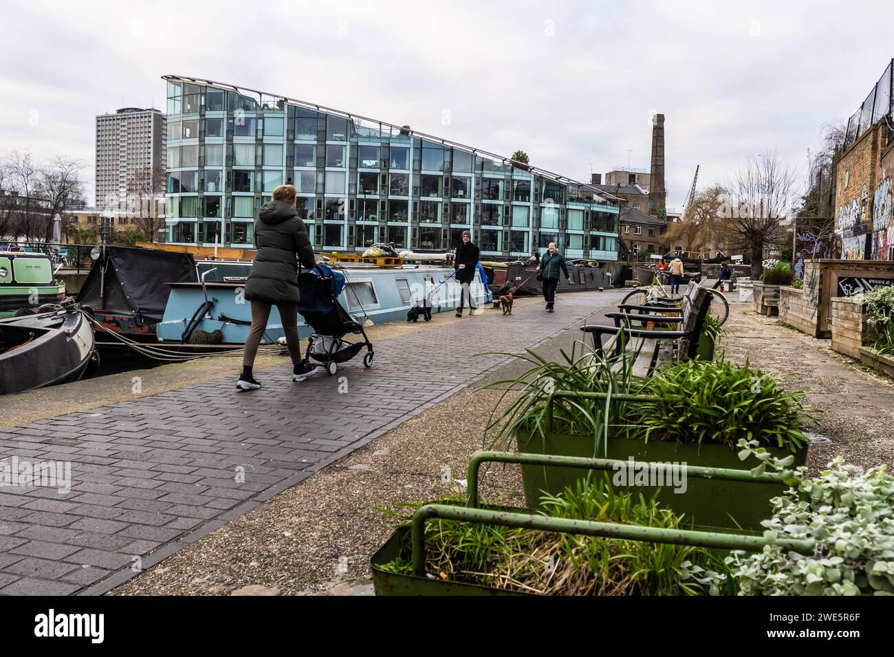 Boat desingns hi-res stock photography and images - Alamy
