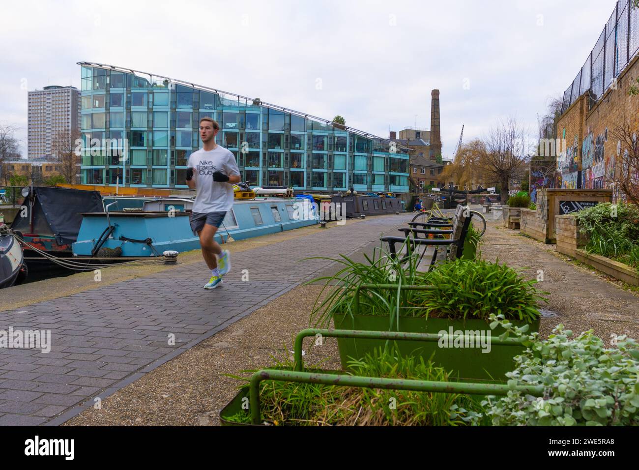 London City Road lock Stock Photo - Alamy