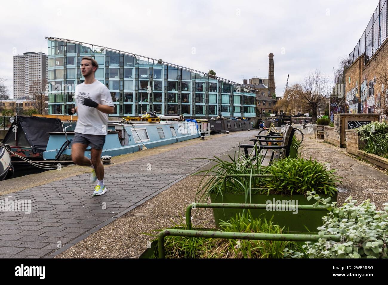 London City Road lock Stock Photo - Alamy