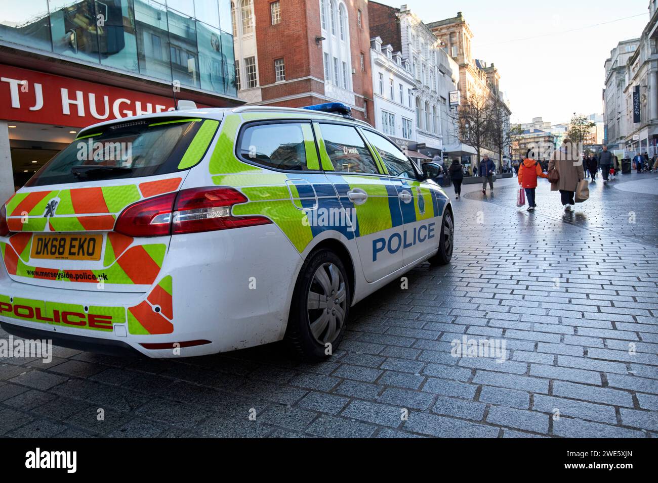 merseyside police patrol car in the pedestrian shopping area of church ...