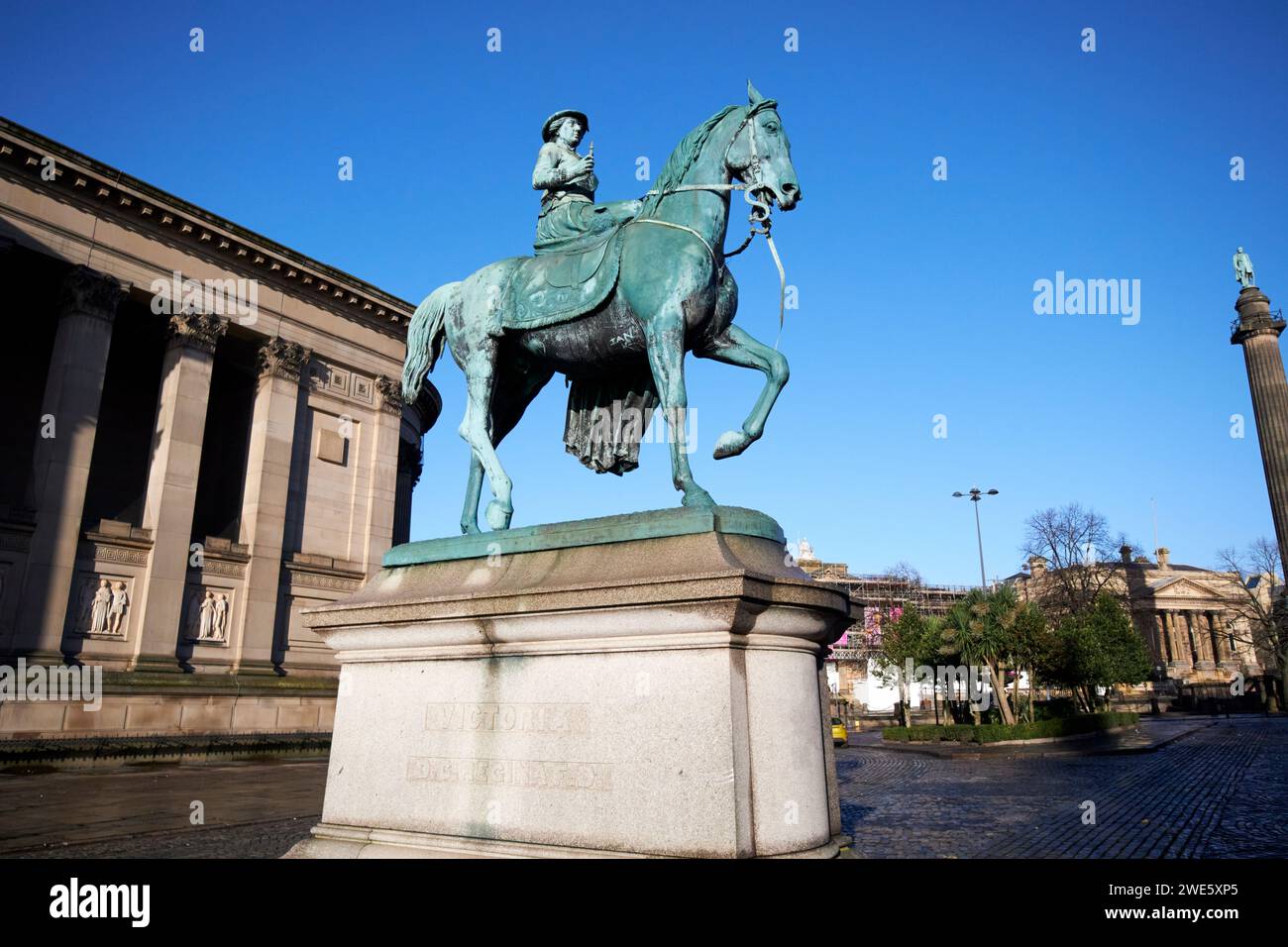 Queen Victoria on a horse equestrian statue by thomas thornycroft st ...