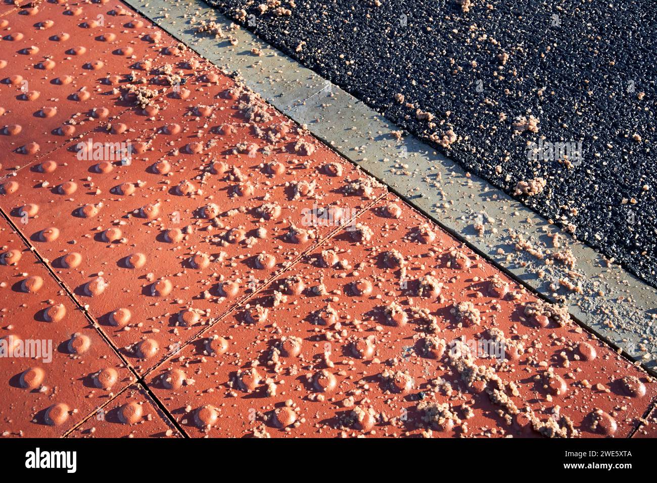 Grit pathway hi-res stock photography and images - Alamy