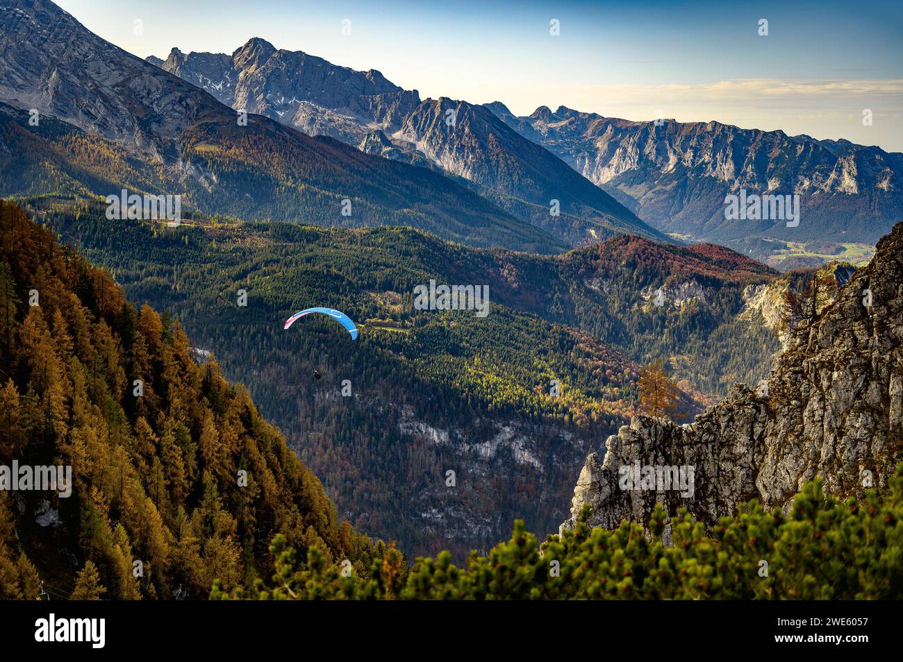 Paragliders over the mountains, view from Jenner to Hochkalter, hiking ...