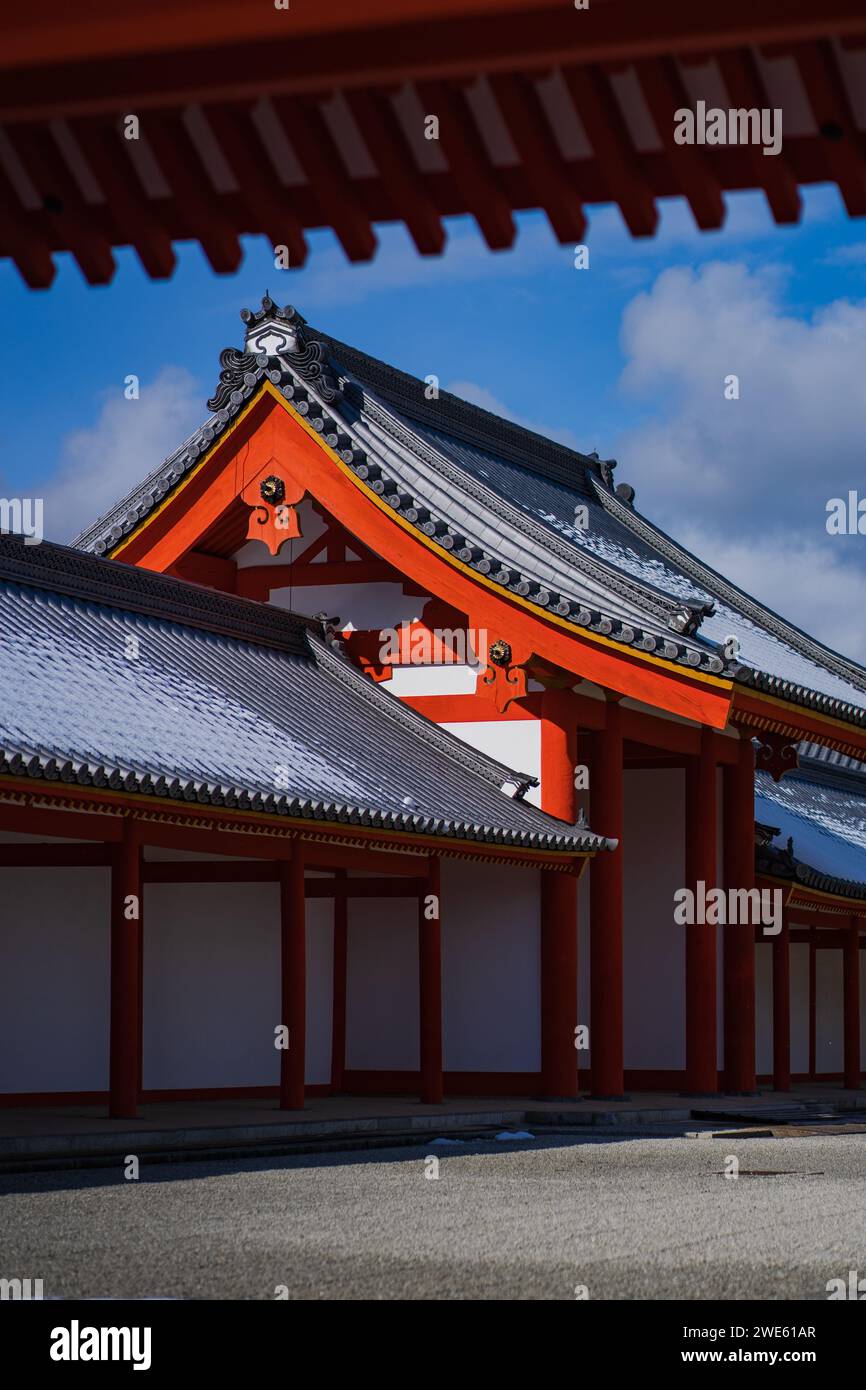 The vibrant red Asian building, Kyoto Imperial Palace Stock Photo - Alamy