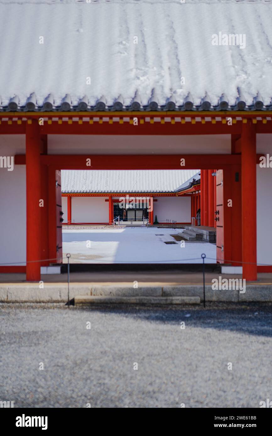 The vibrant red Asian building, Kyoto Imperial Palace Stock Photo - Alamy