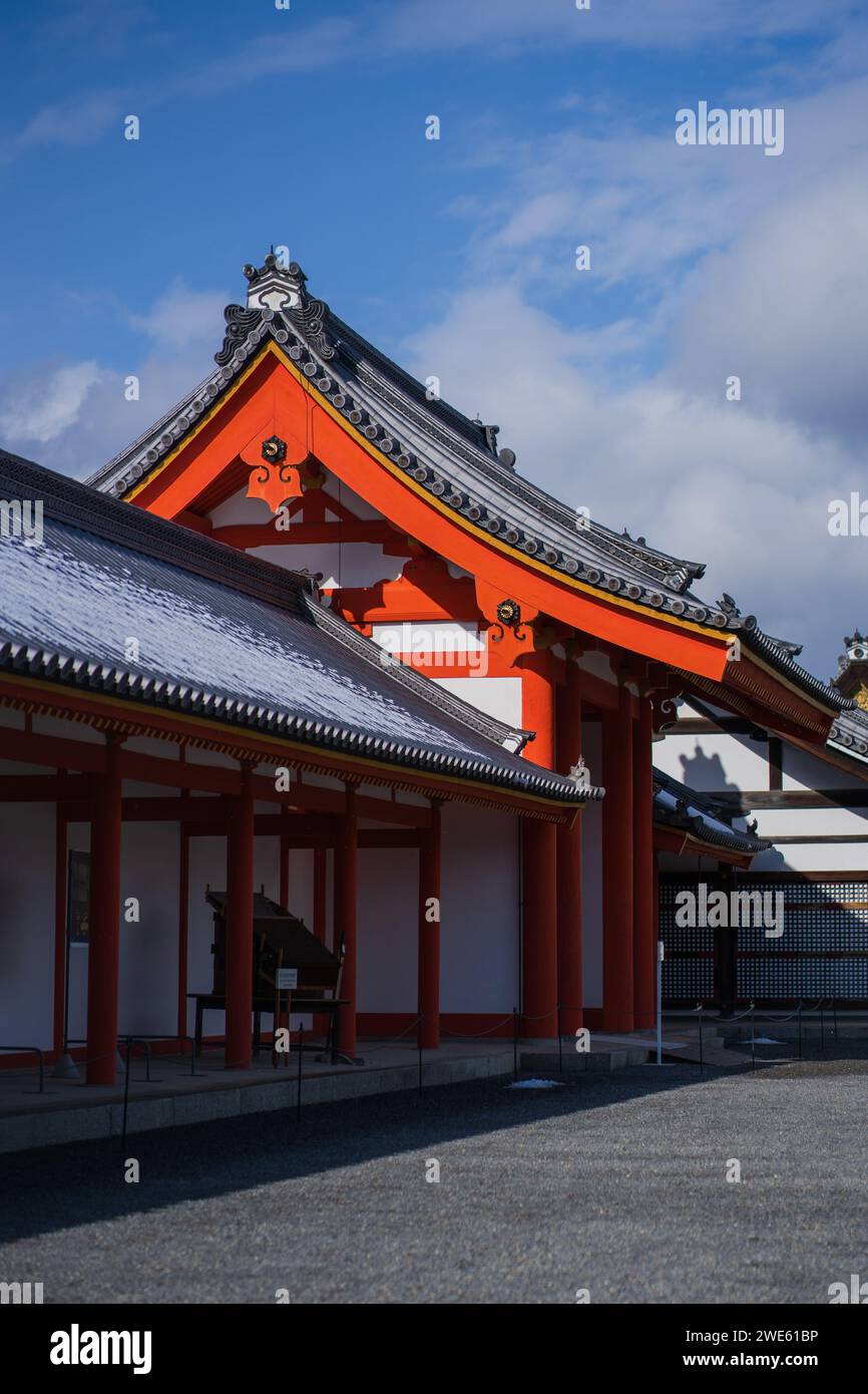 The vibrant red Asian building, Kyoto Imperial Palace Stock Photo - Alamy