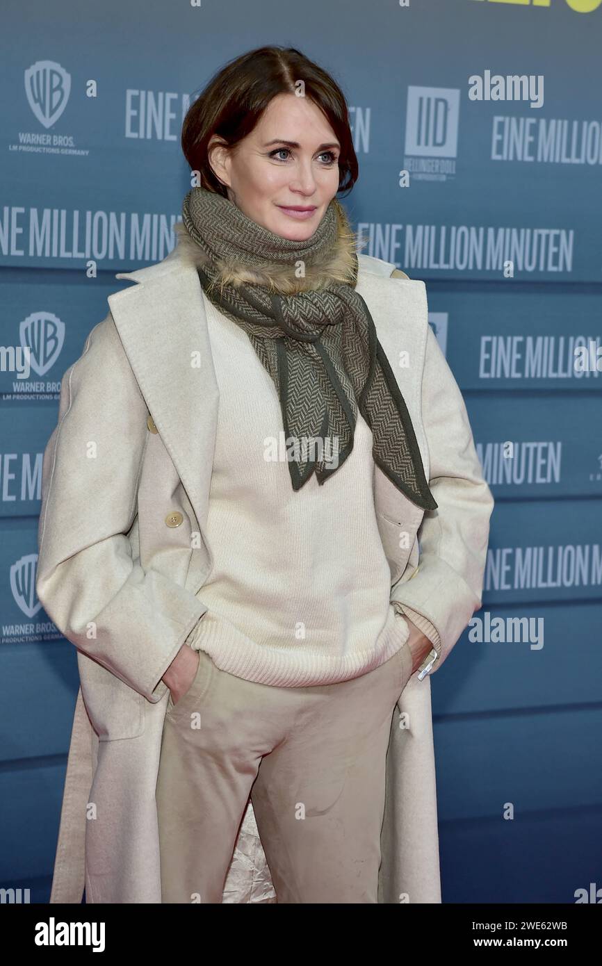 Anja Kling Ankunft zur Weltpremiere von EINE MILLION MINUTEN Kino ...