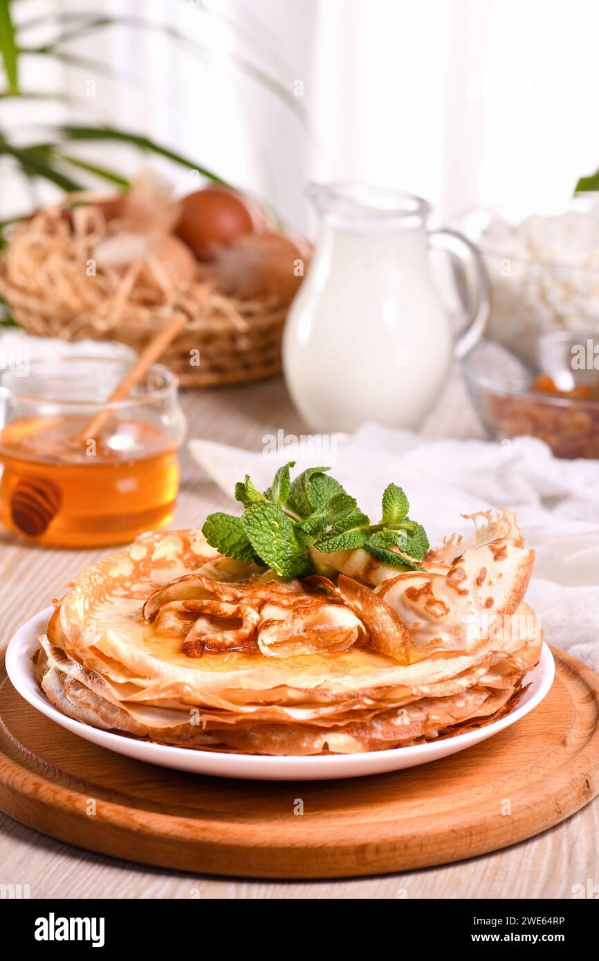 Brunch buffet style table hi-res stock photography and images - Alamy