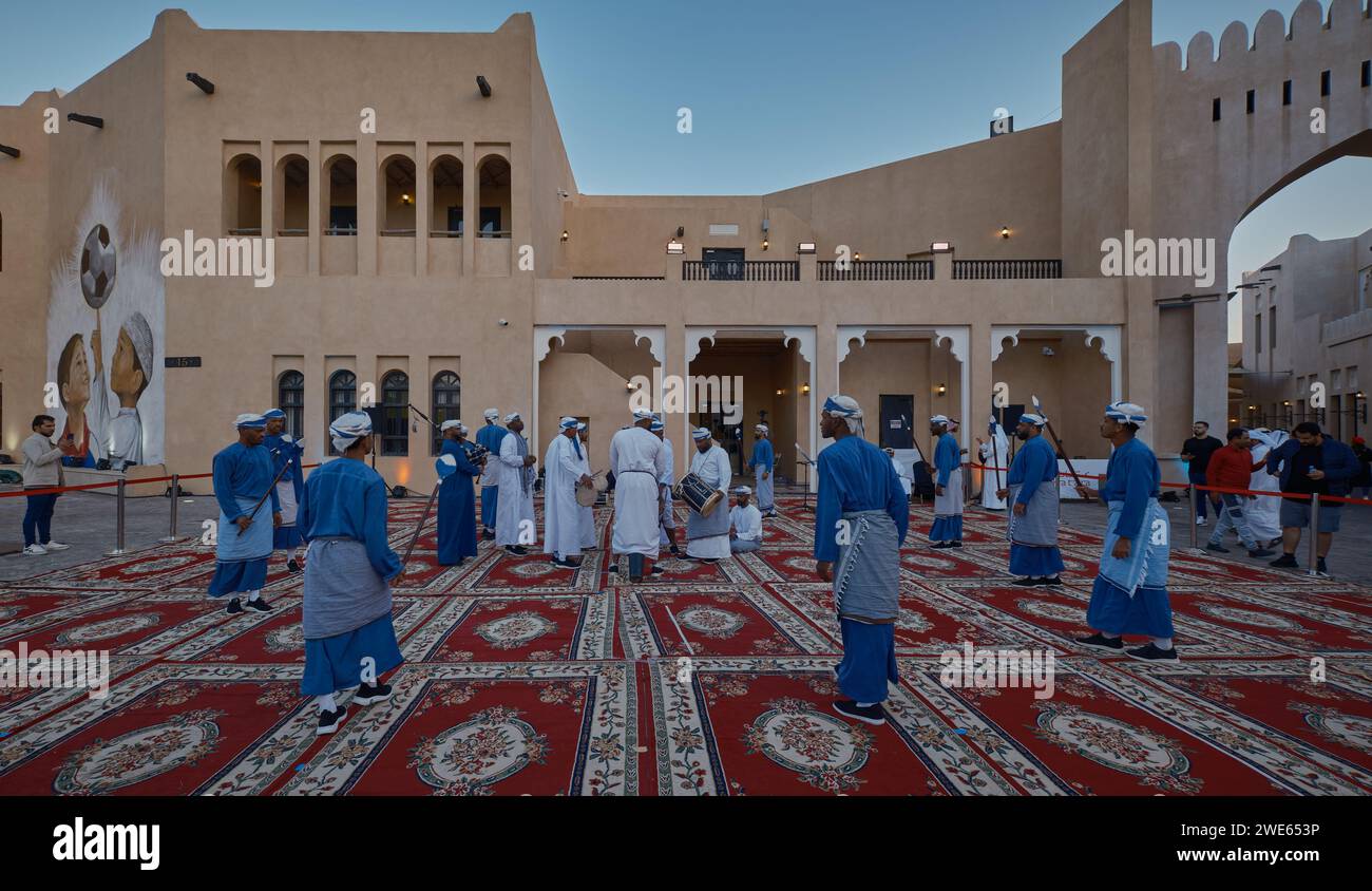 Oman traditional dance hi-res stock photography and images - Alamy