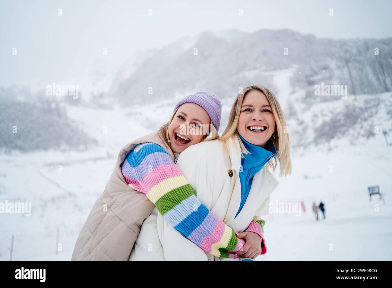 Friend mountain hi-res stock photography and images - Alamy