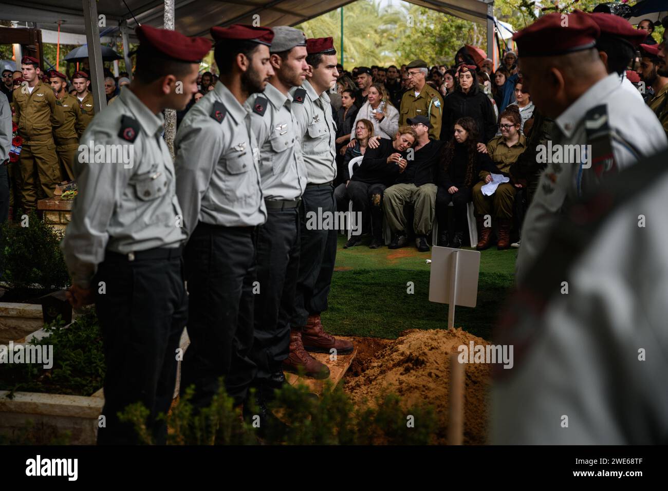 Israel. 23rd Jan, 2024. Israelis mourn during the funeral of Israeli ...