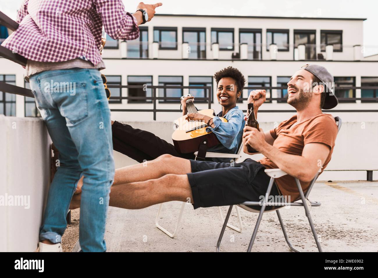 Friends having fun dancing playing hi-res stock photography and images ...