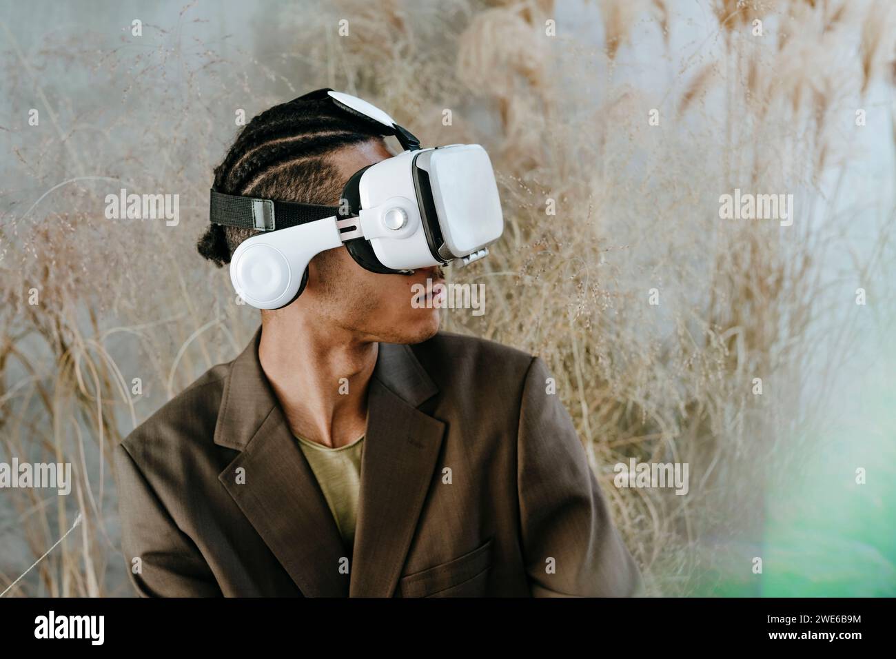 Virtuality simulator hi-res stock photography and images - Alamy