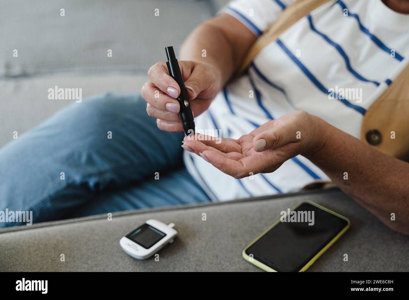 Testing gauge hi-res stock photography and images - Alamy