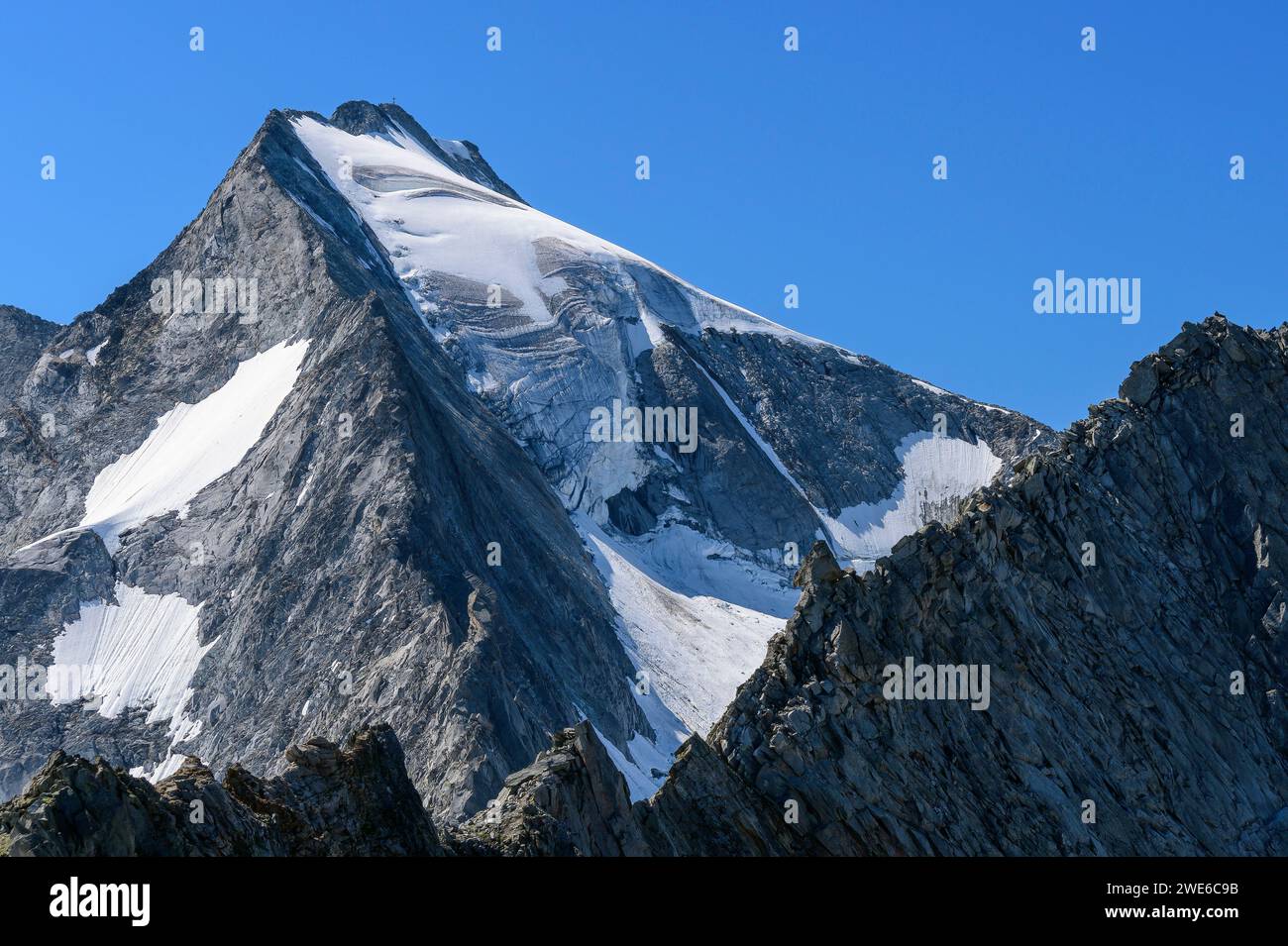 Austria, Tyrol, Grosser Moseler seen from Schonbichler Horn summit ...