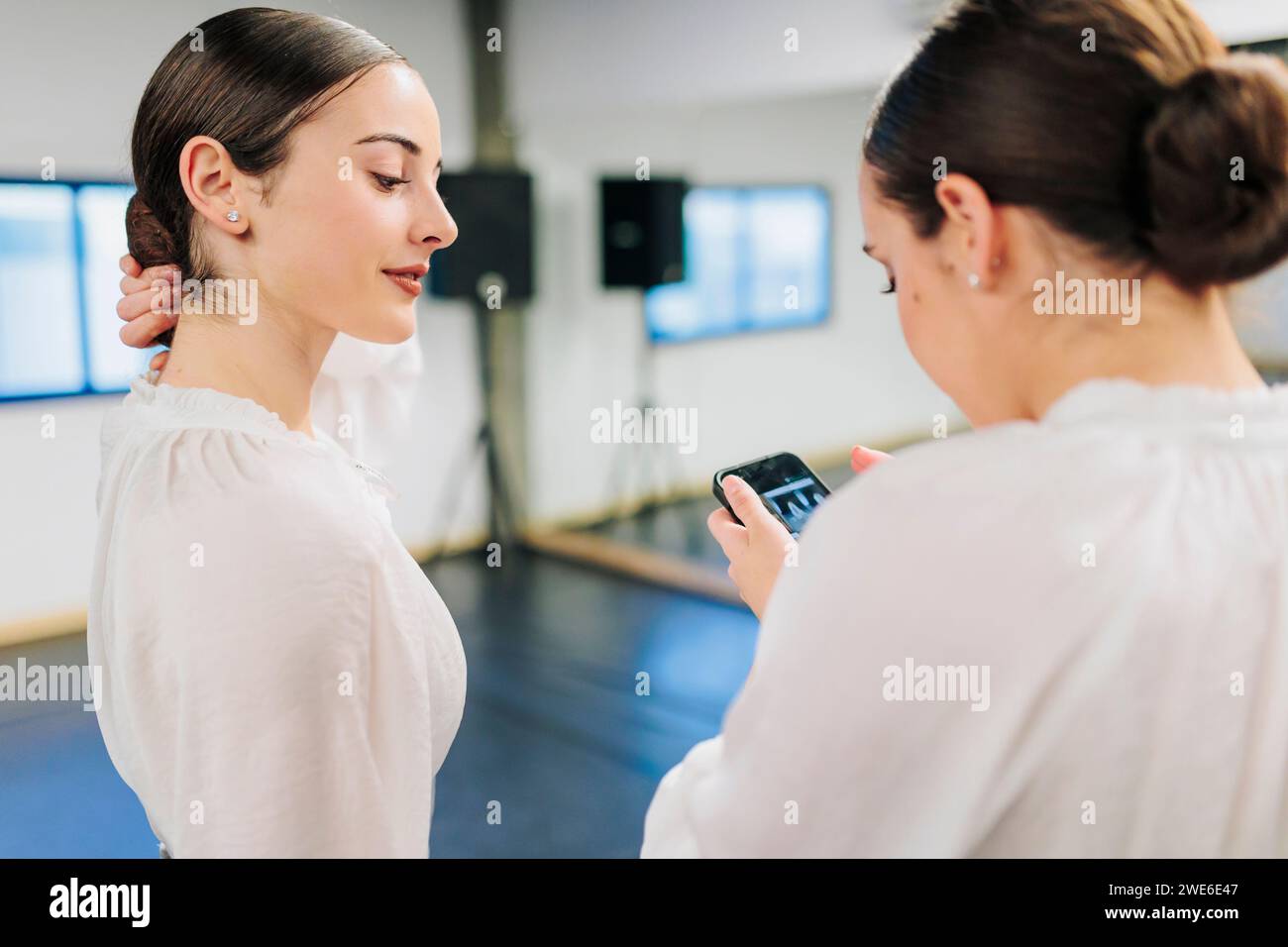 Dance rehearsal studio hi-res stock photography and images - Alamy