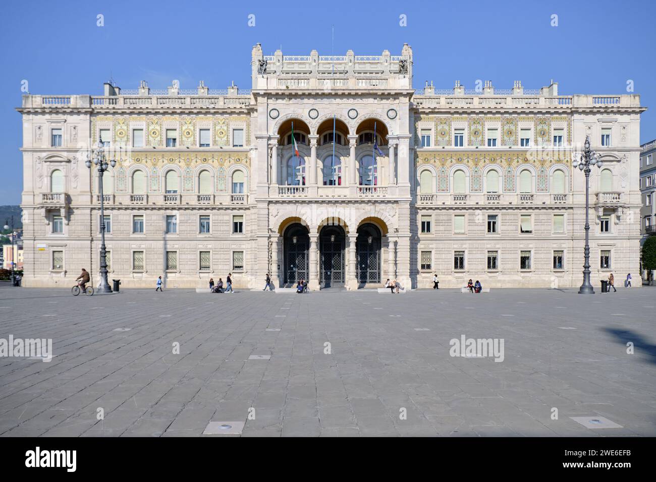 Territorial office building hi-res stock photography and images - Alamy