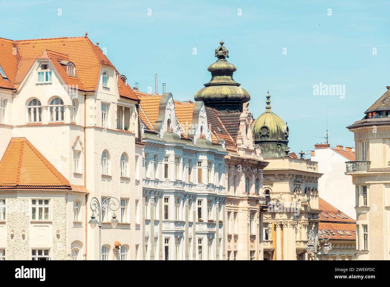 Old houses in south hi-res stock photography and images - Alamy