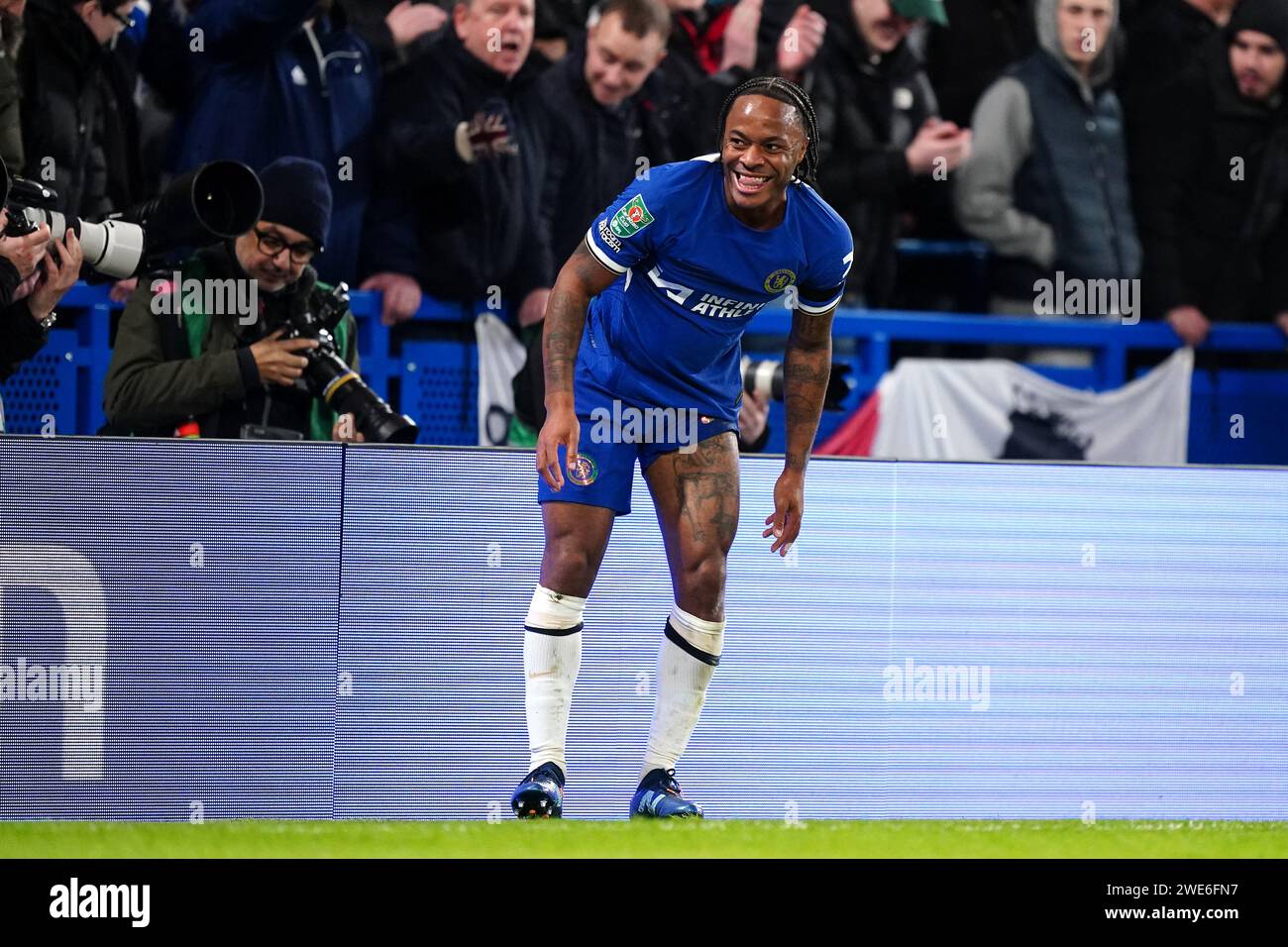 Raheem sterling chelsea 2024 hi-res stock photography and images - Alamy