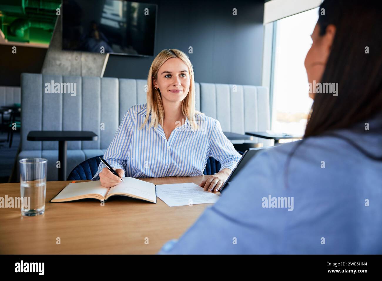 Interview horizontal hi-res stock photography and images - Alamy