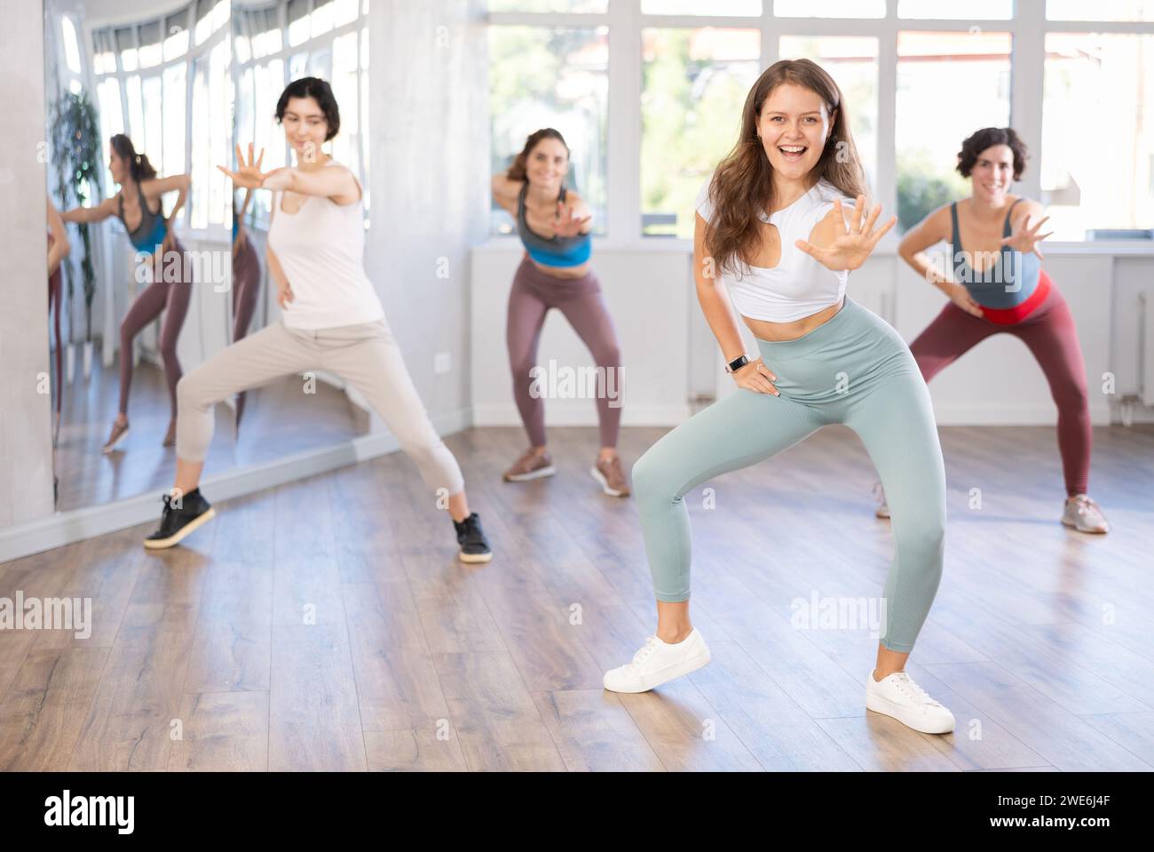 Group of women dancing dancehall in studio Stock Photo - Alamy