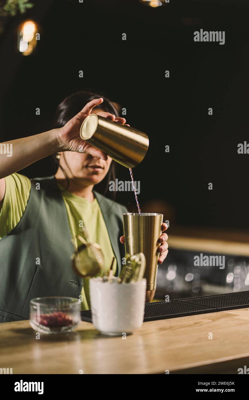 Cocktail flare hi-res stock photography and images - Alamy