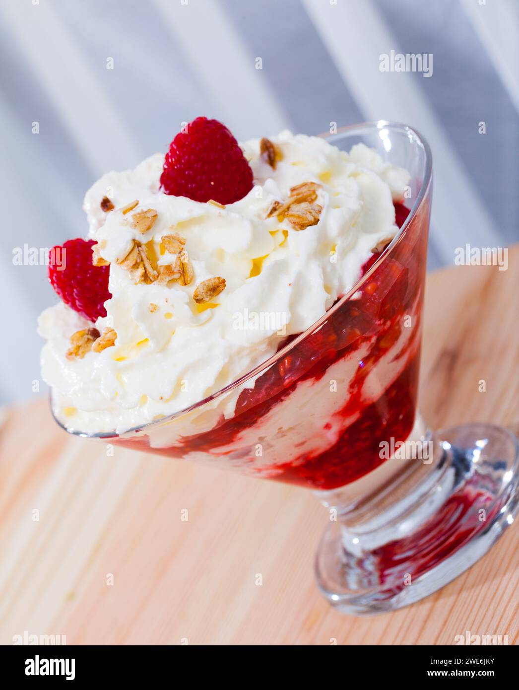 Traditional Scottish dessert Cranachan Stock Photo - Alamy