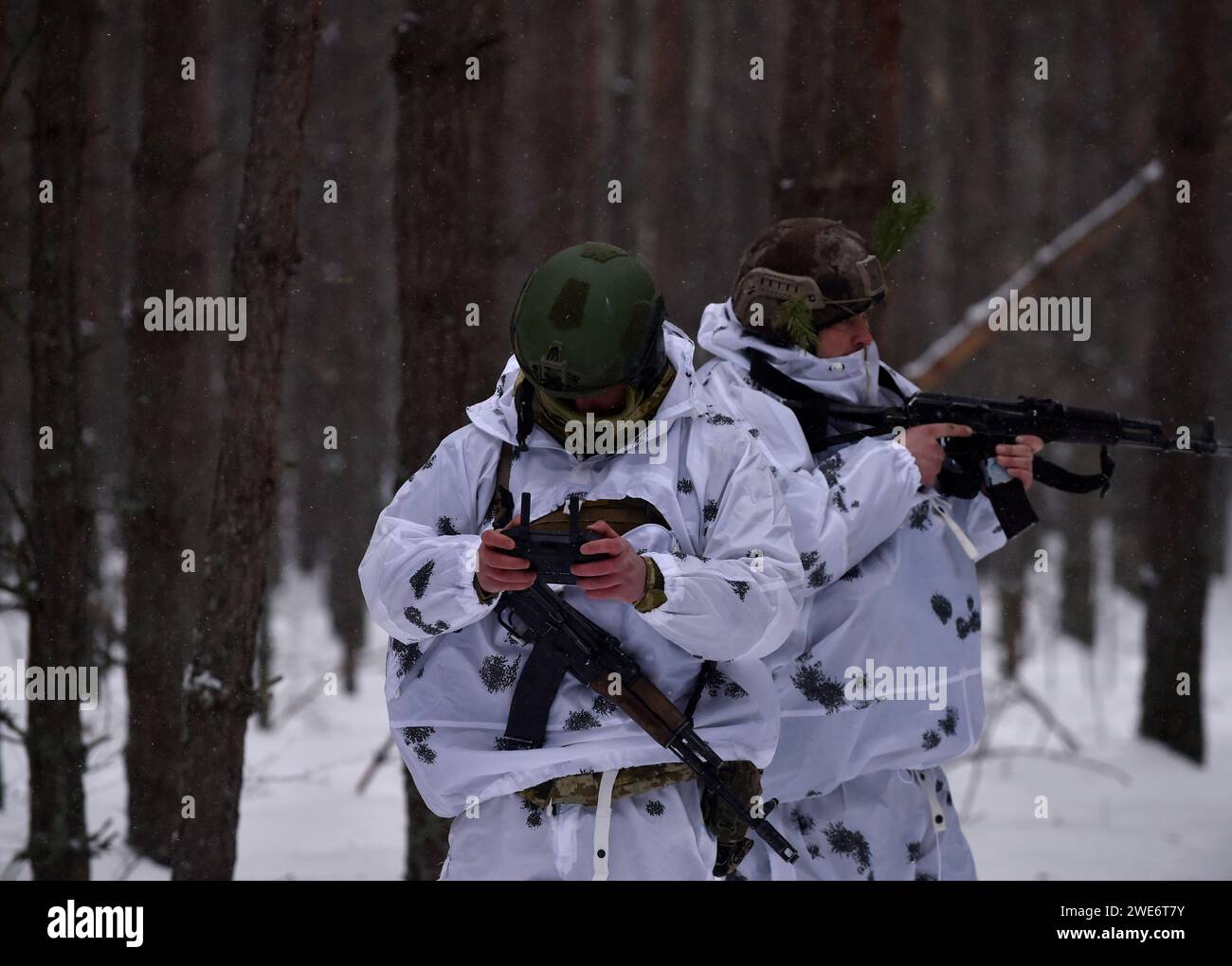 Chernihiv, Ukraine. 23rd Jan, 2024. Ukrainian border guards patrol the ...