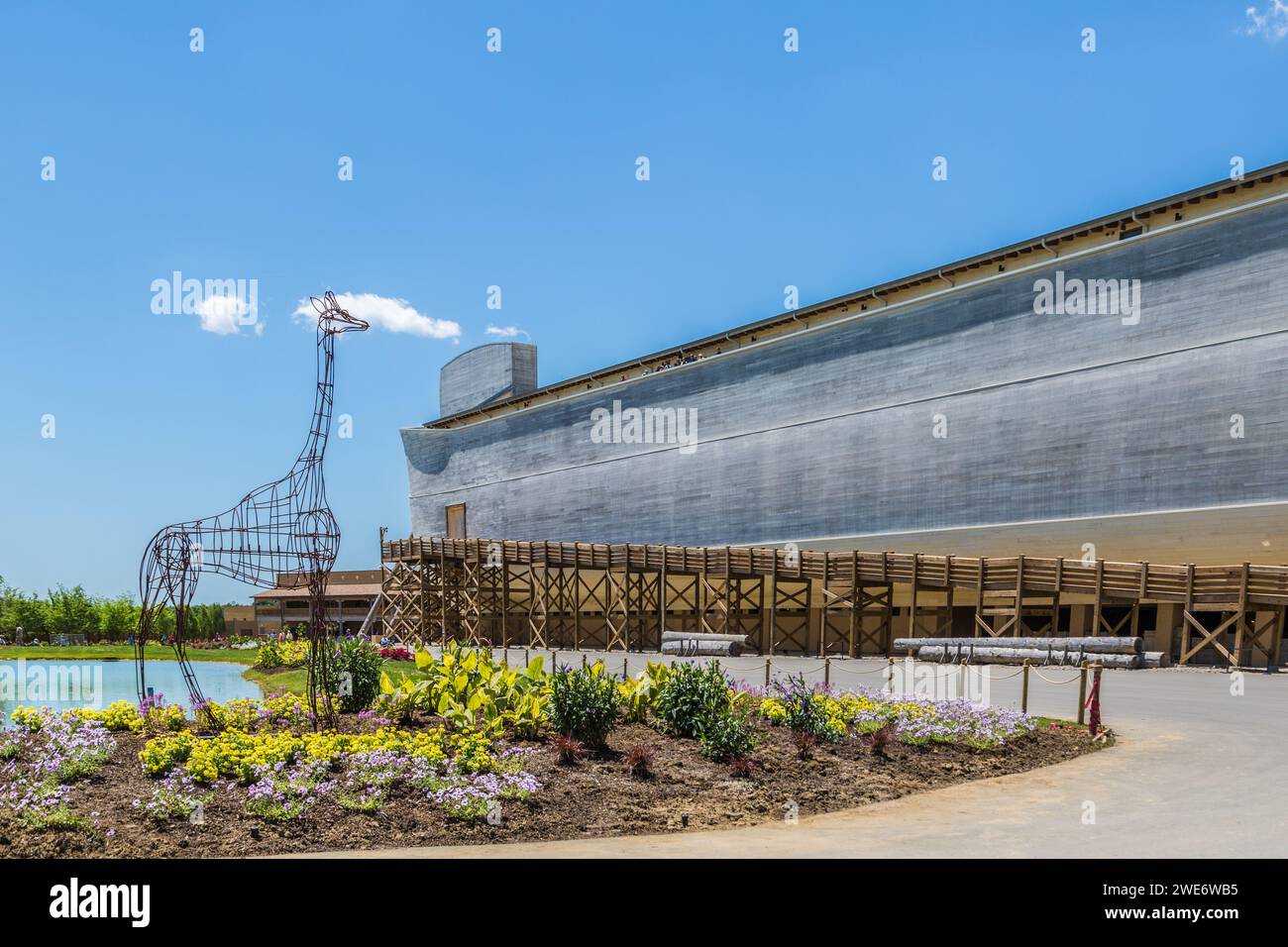 Life-size replica of Noah's Ark at the Ark Encounter historically ...