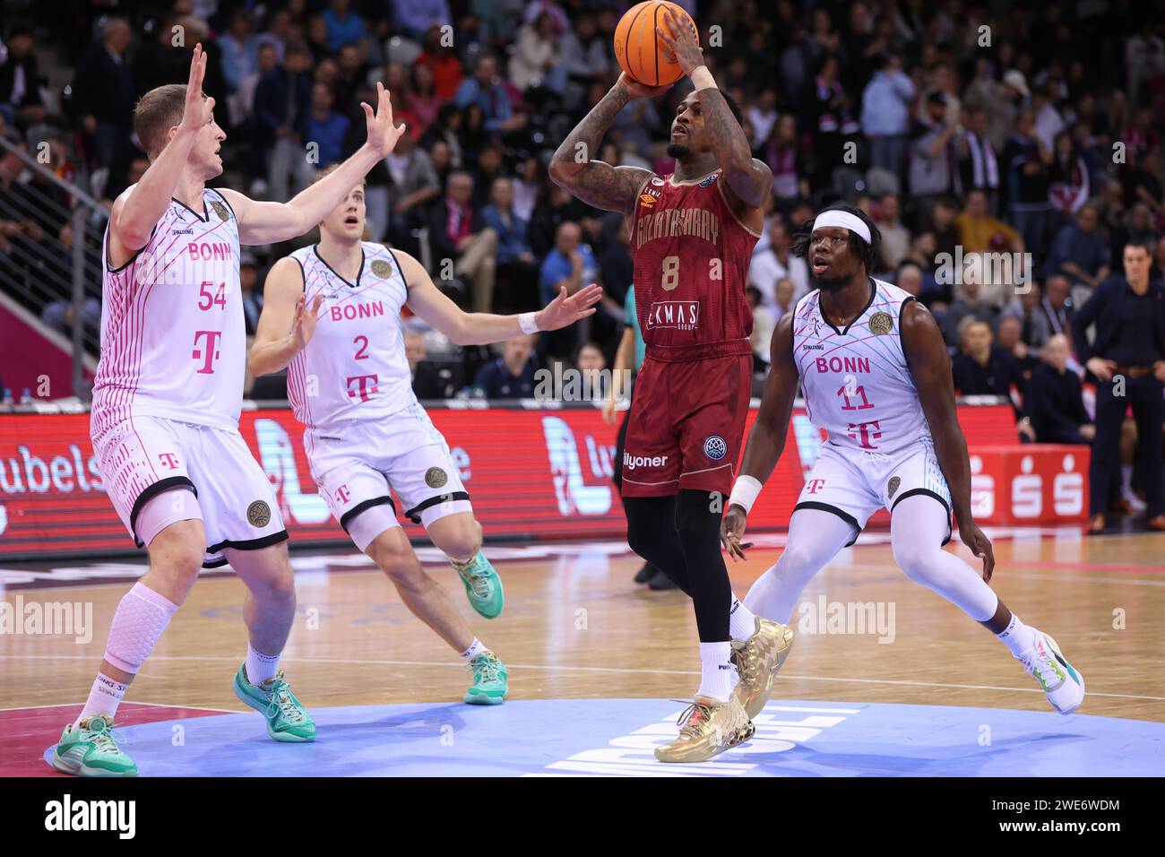 Bonn, Deutschland. 23rd Jan, 2024. Thomas Kennedy (Bonn), Sam Griesel ...
