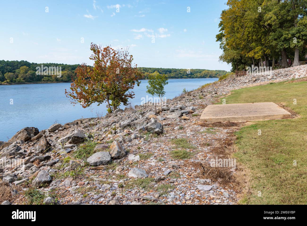 River erosion control hi-res stock photography and images - Alamy