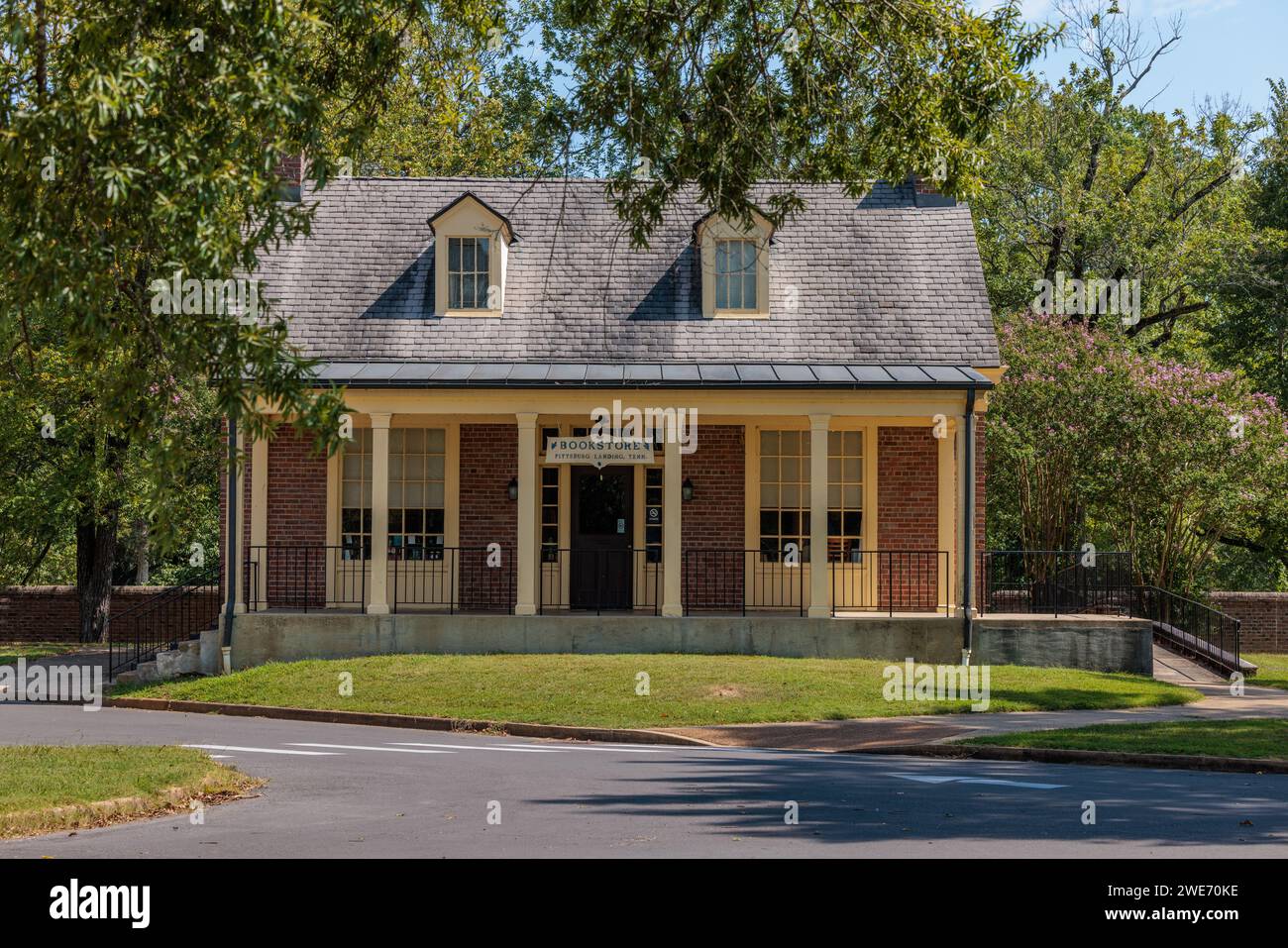 Book Store at the Shiloh National Military Park in Pittsburg Landing ...