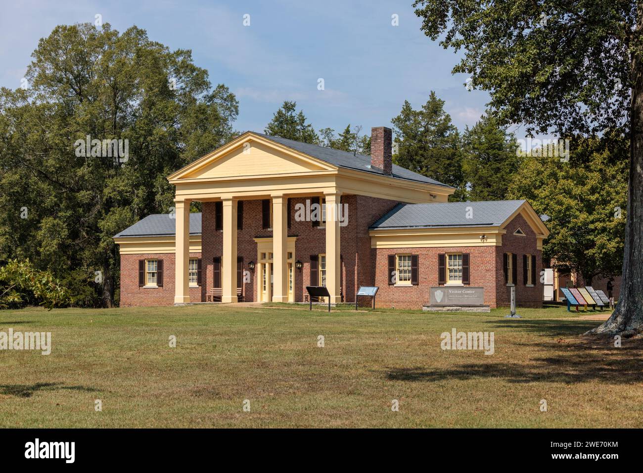 Book Store at the Shiloh National Military Park in Pittsburg Landing ...