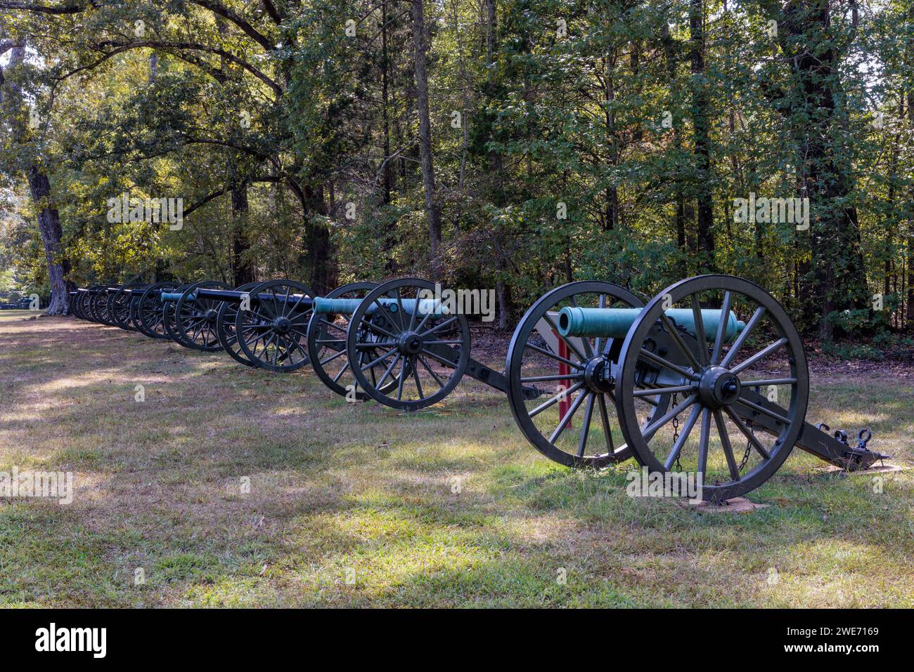 Cannons on the battlefield at the Shiloh National Military Park in ...