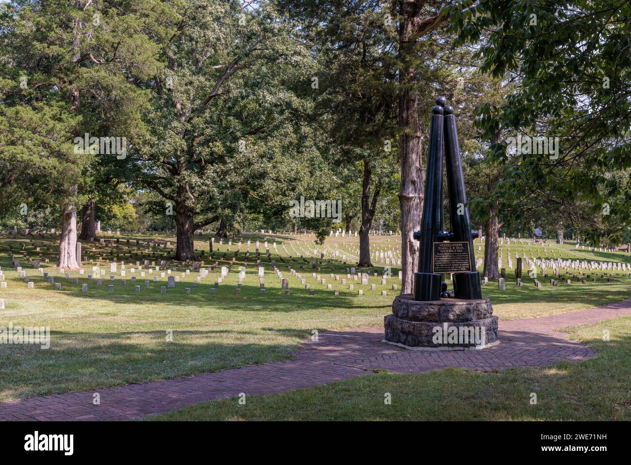Monument in the US National Cemetery in Shiloh National Miiitary Park ...