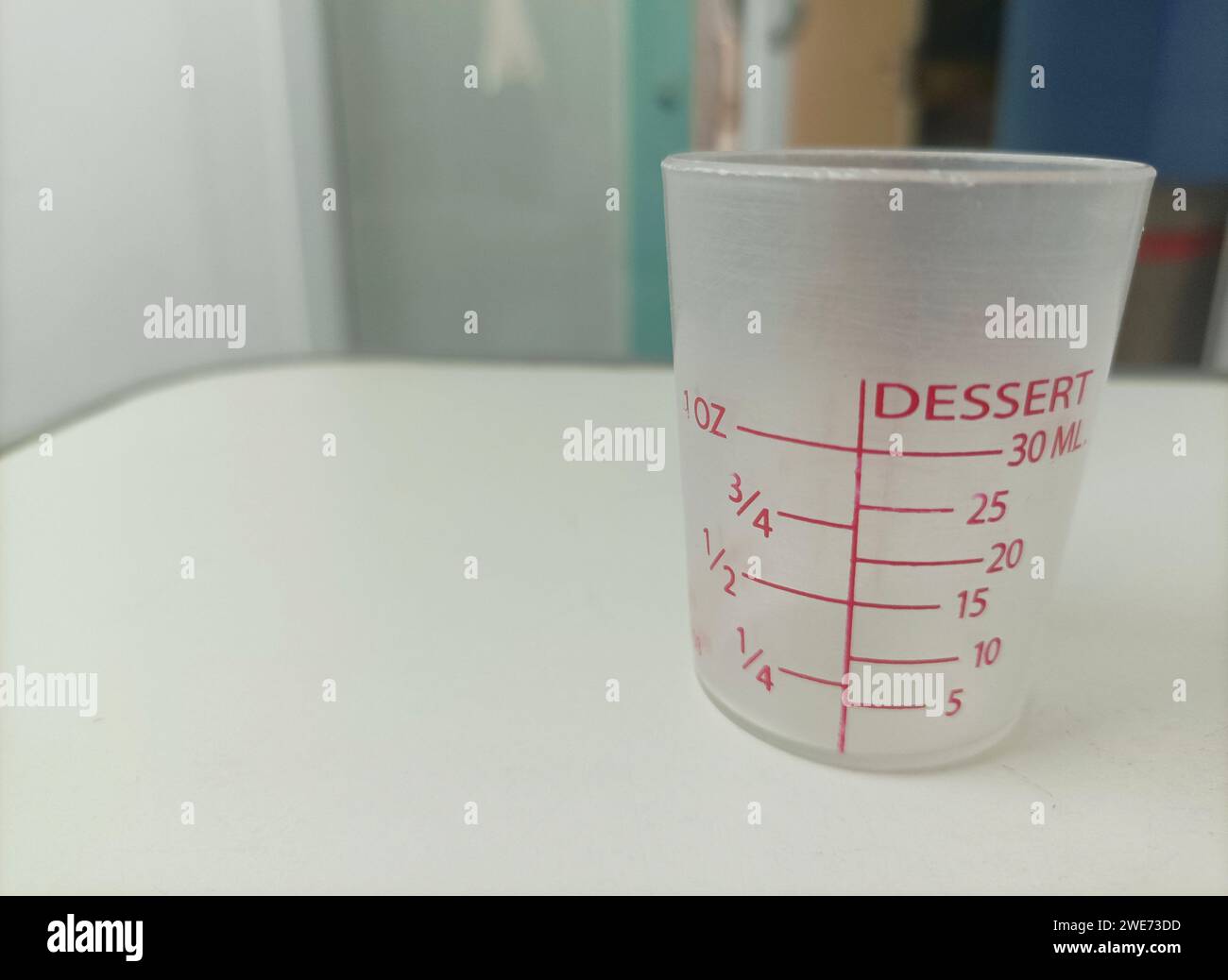 Measuring cups and spoons hi-res stock photography and images - Alamy